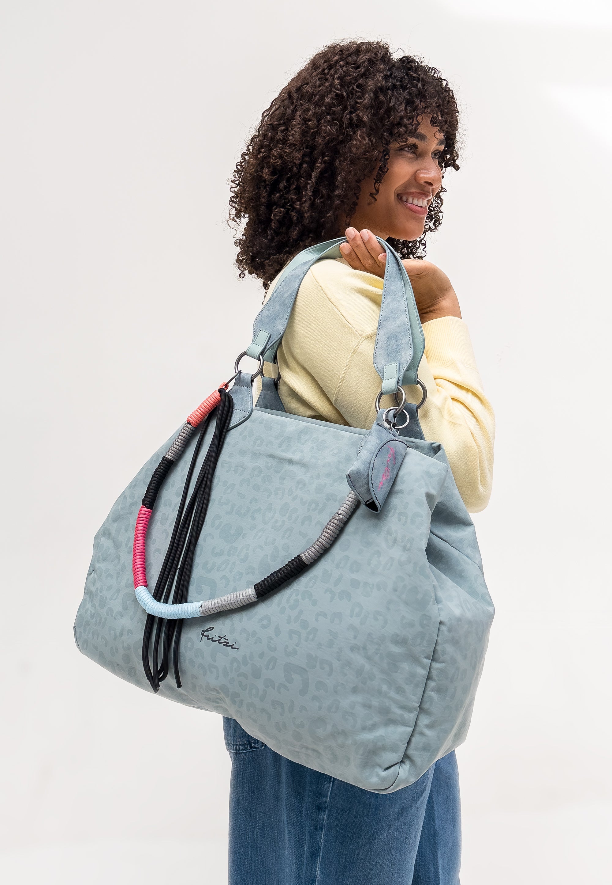 Izzy Medium Limited | Leo Rainbow – Fritzi aus Preußen B2B